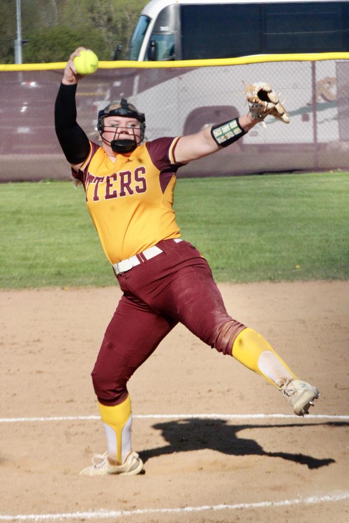 Otters Fall to Brainerd in Extra Innings