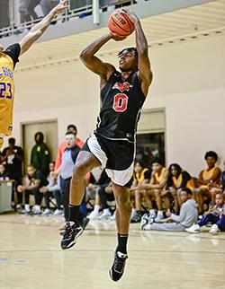 Imhotep's Ahmad Nowell picks reigning champion UConn