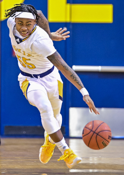 La Salle men searching for team identity