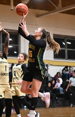 Gabby Casey's monster night propels Lansdale Catholic in PCL opener
